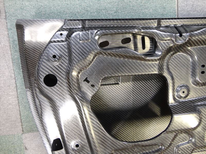 BCNR33ドア リニューアル | ドライカーボン製品のbenetec