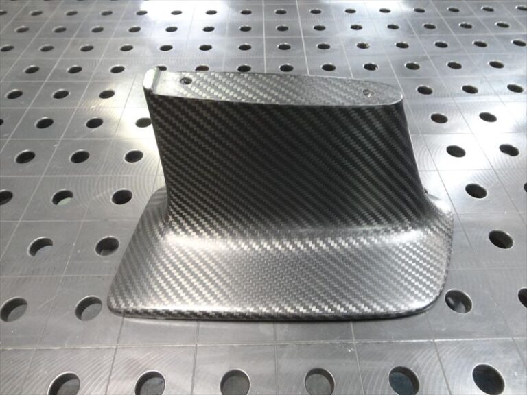 BNR34 リアウイングステイ （純正タイプ） | ドライカーボン製品のbenetec