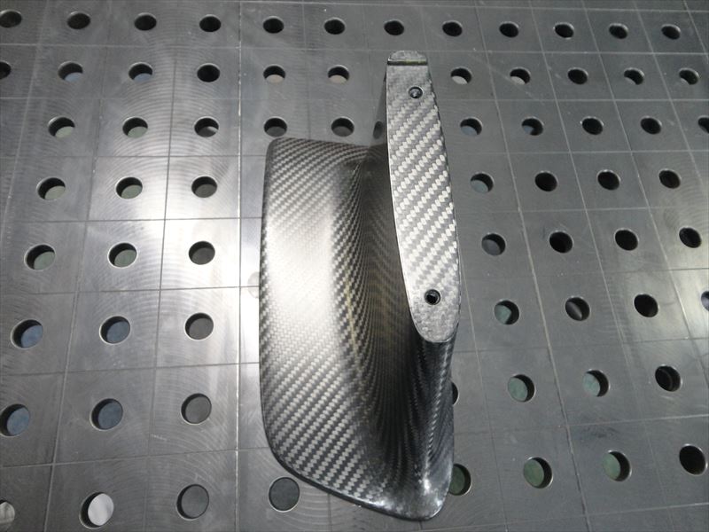 BNR34 リアウイングステイ （純正タイプ） | ドライカーボン製品のbenetec